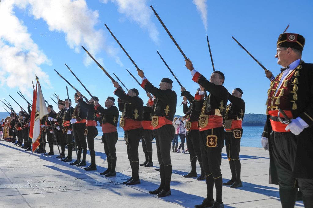 Tivatska tradicija: Bokeljska mornarica i Gradska muzika | Share Montenegro Tivatska tradicija: Bokeljska mornarica i Gradska muzika | Share Montenegro