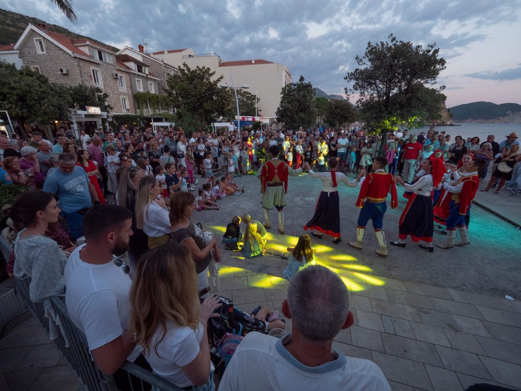 Petrovačka lignjada oduševila posjetioce, pogledajte fotografije ...